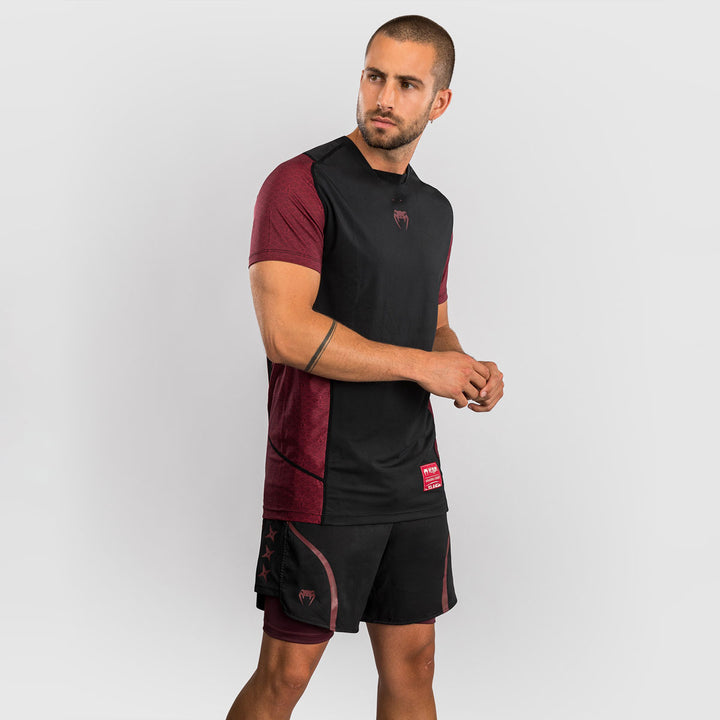 T-shirt Venum Assassin's Creed Shadows Dry Tech Rosso-nero - Combat Arena