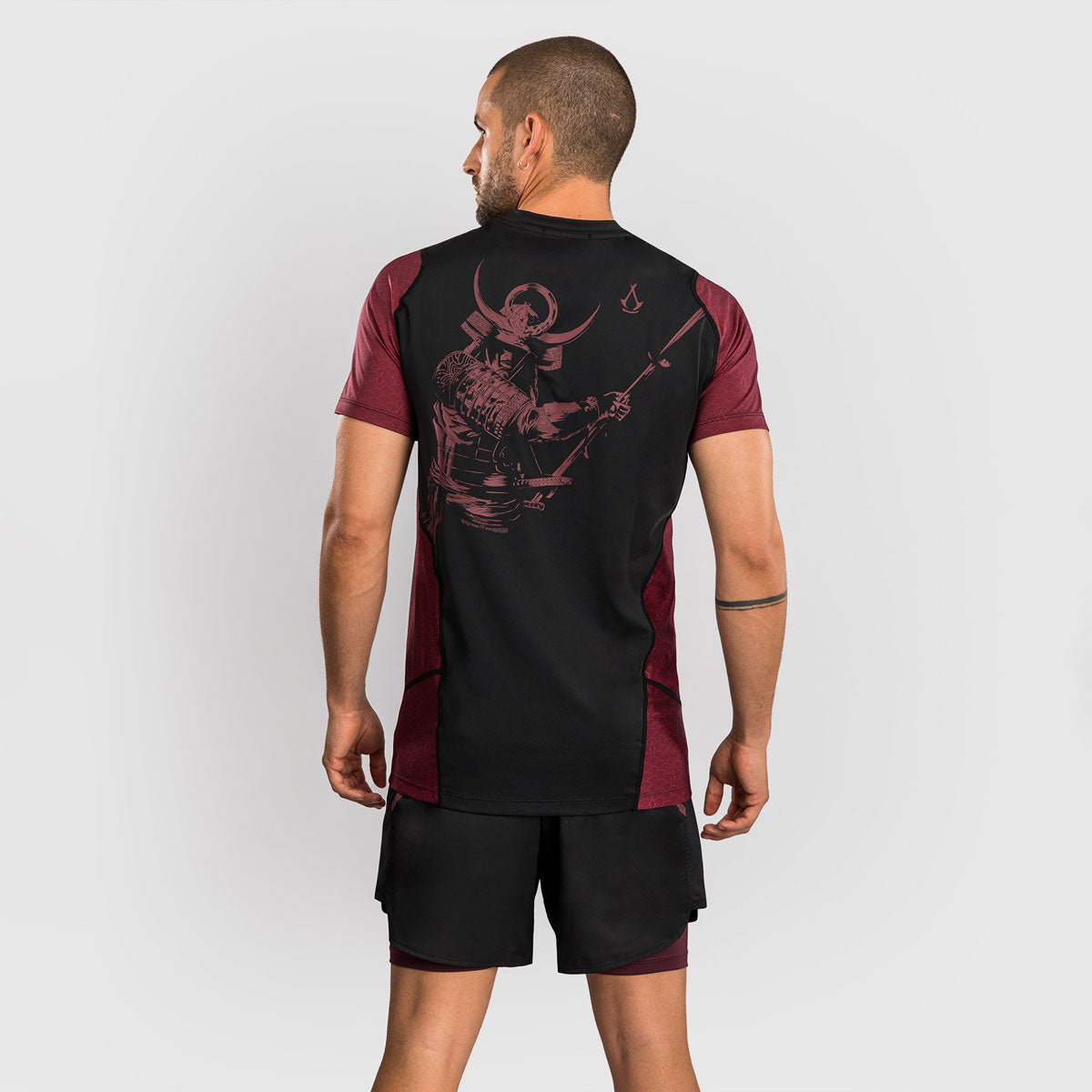 T-shirt Venum Assassin's Creed Shadows Dry Tech Red-black - Combat Arena
