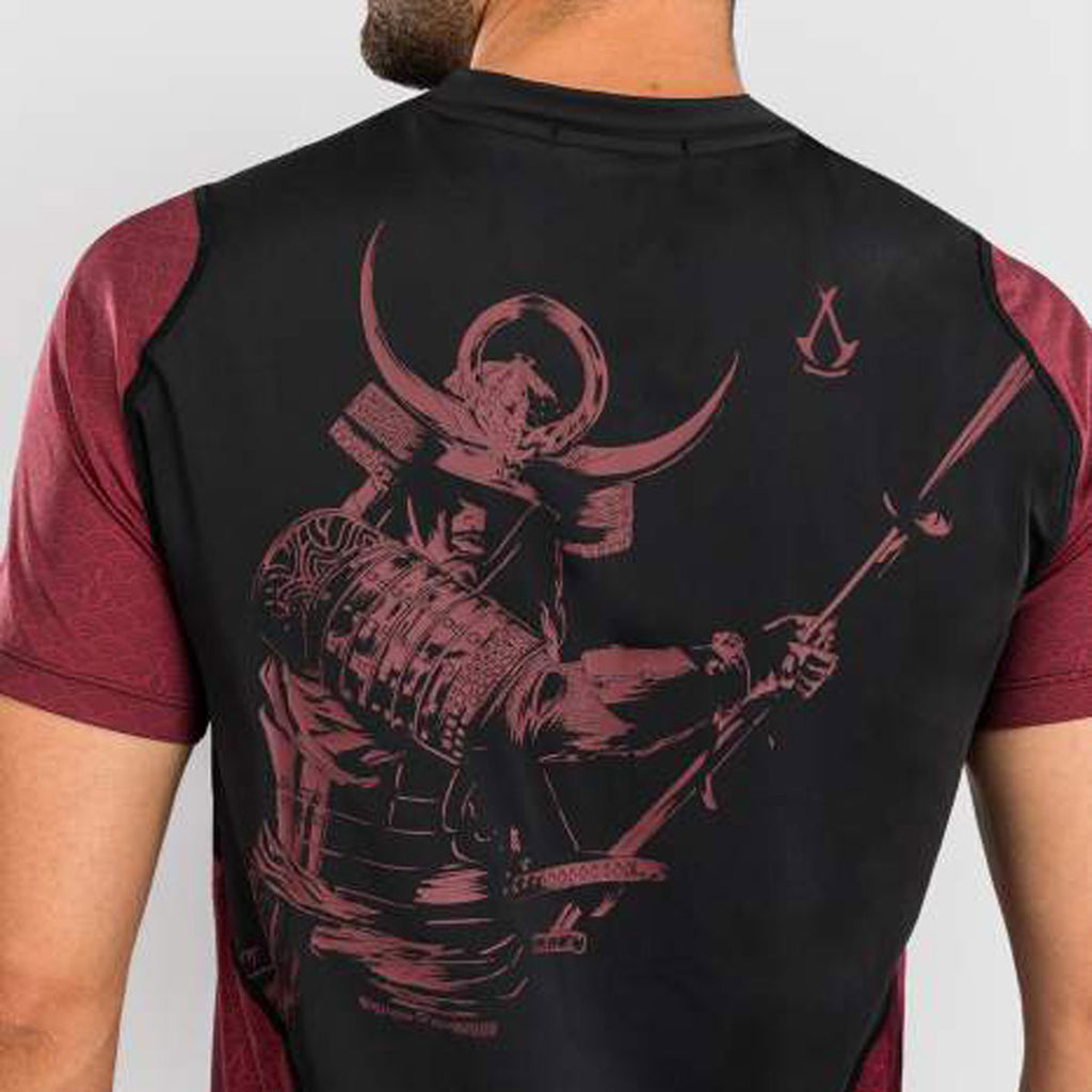 T-shirt Venum Assassin's Creed Shadows Dry Tech Rosso-nero - Combat Arena